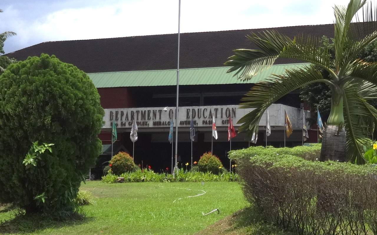 DepEd rejects ‘pass or fail’ evaluation for students